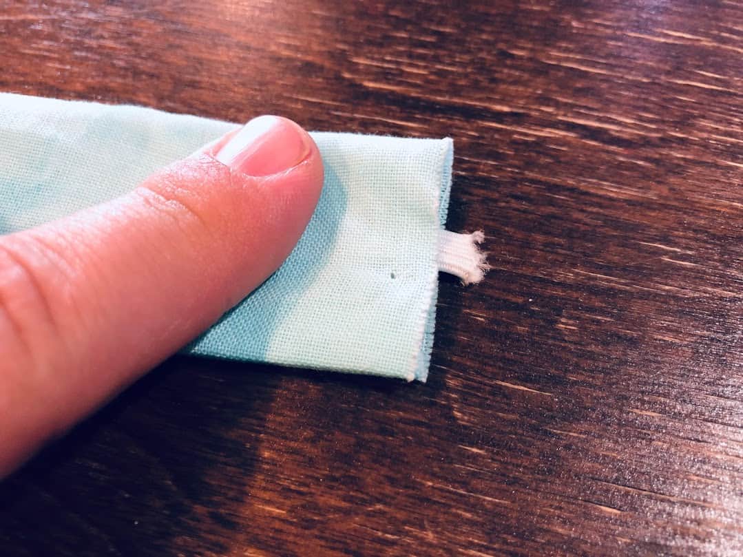 How to Make a Scrunchie with Step by Step Photos – Beginner Sewing Projects