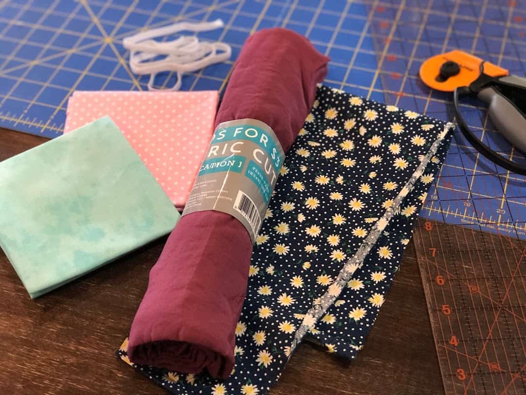 How to Make a Scrunchie with Step by Step Photos – Beginner Sewing Projects