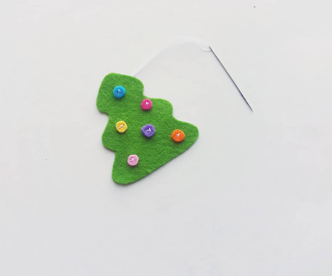 Felt Christmas Ornaments with Free Pattern – Beginner Sewing Projects