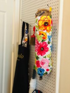 Easy to Sew Plastic Bag Dispenser – Beginner Sewing Projects