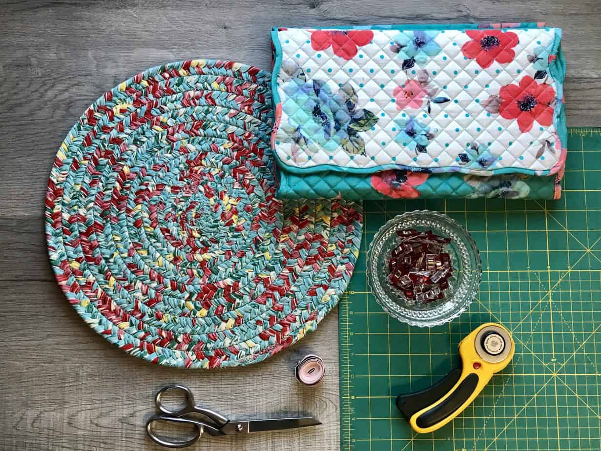 Instant Pot Cover with Pioneer Woman Placemats – Beginner Sewing Projects