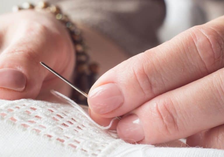 How to Sew – A Beginners Guide to Sewing – Beginner Sewing Projects