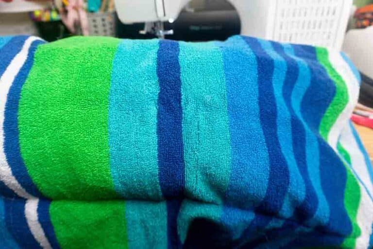 Fun & Simple Beach Roll-up Bag – Beginner Sewing Projects