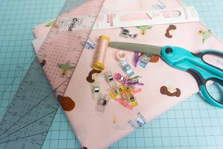 How To Make A Boxy Cosmetic Bag – Beginner Sewing Projects