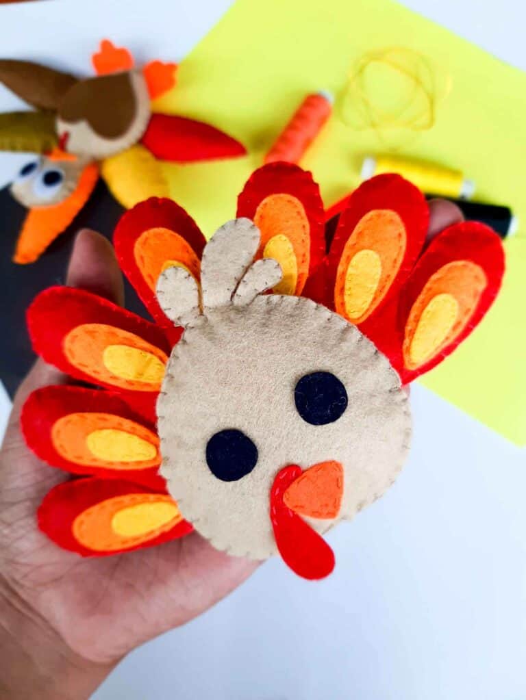 How To Make A Felt Turkey Plushie With Free Printable Pattern ...