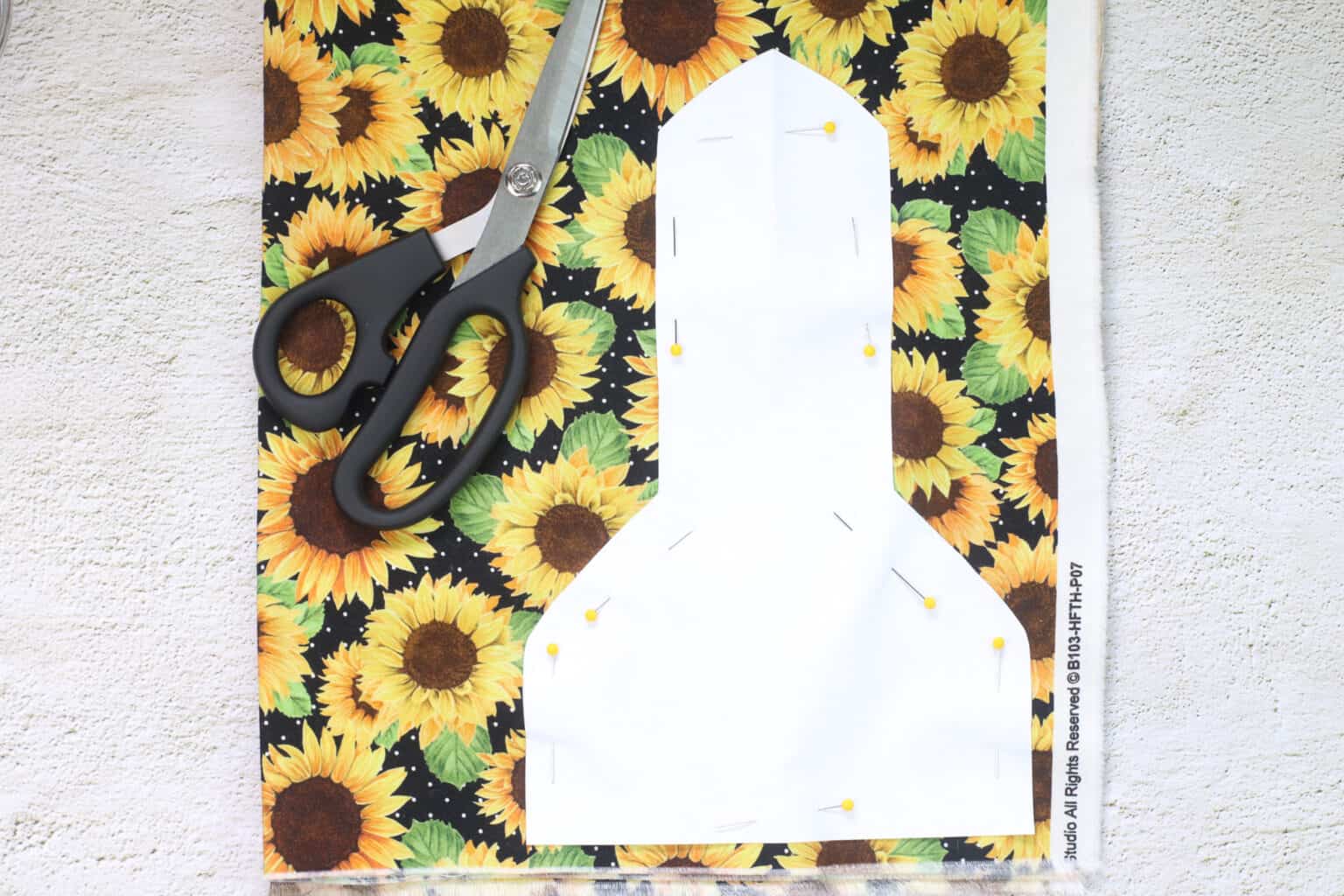 How To Make A Hanging Kitchen Towel – Beginner Sewing Projects