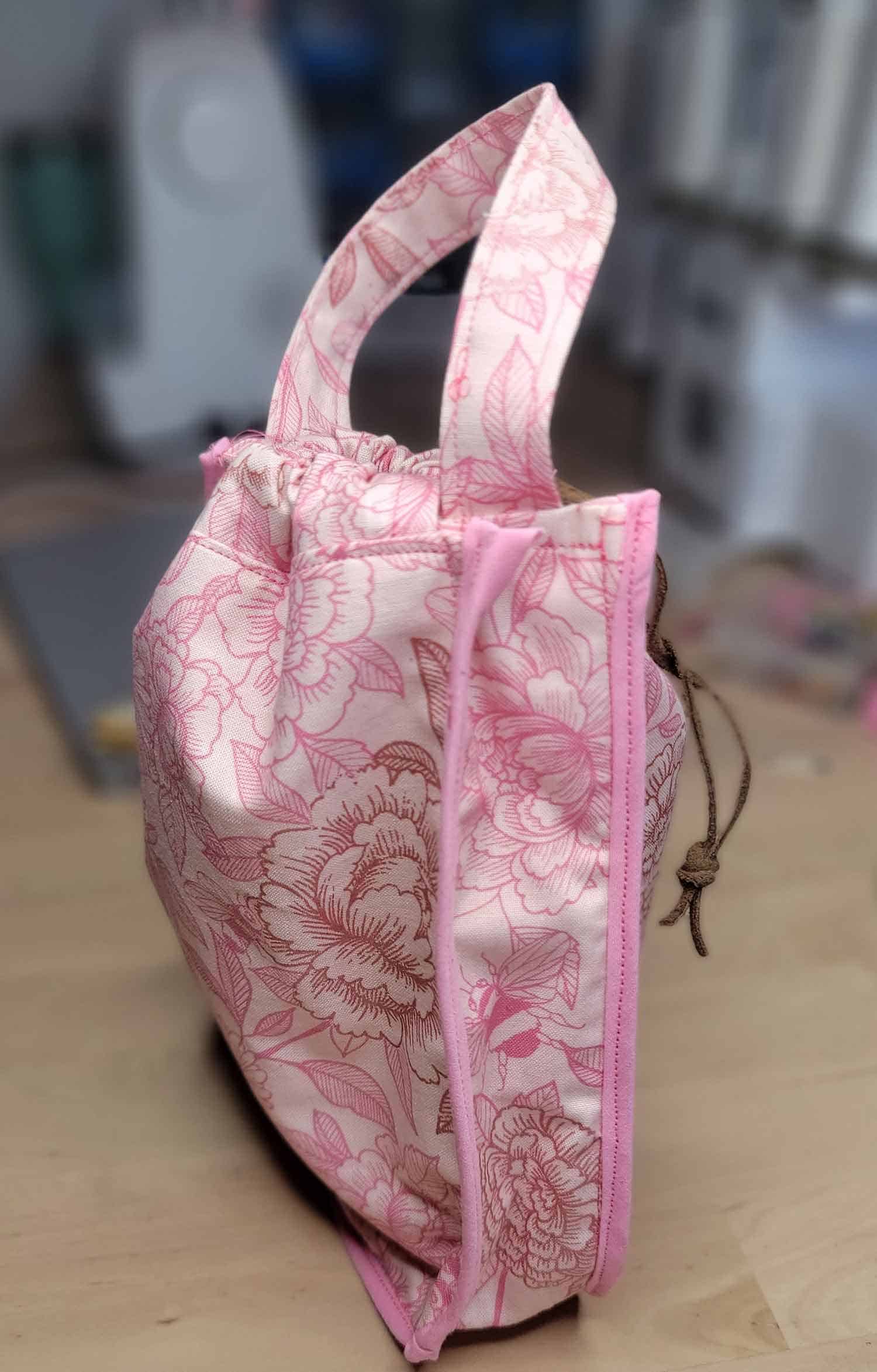 How To Make A Drawstring Purse – Beginner Sewing Projects