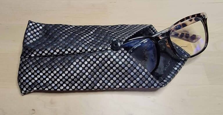 Easy Sew Glasses Case From Neck Tie – Beginner Sewing Projects